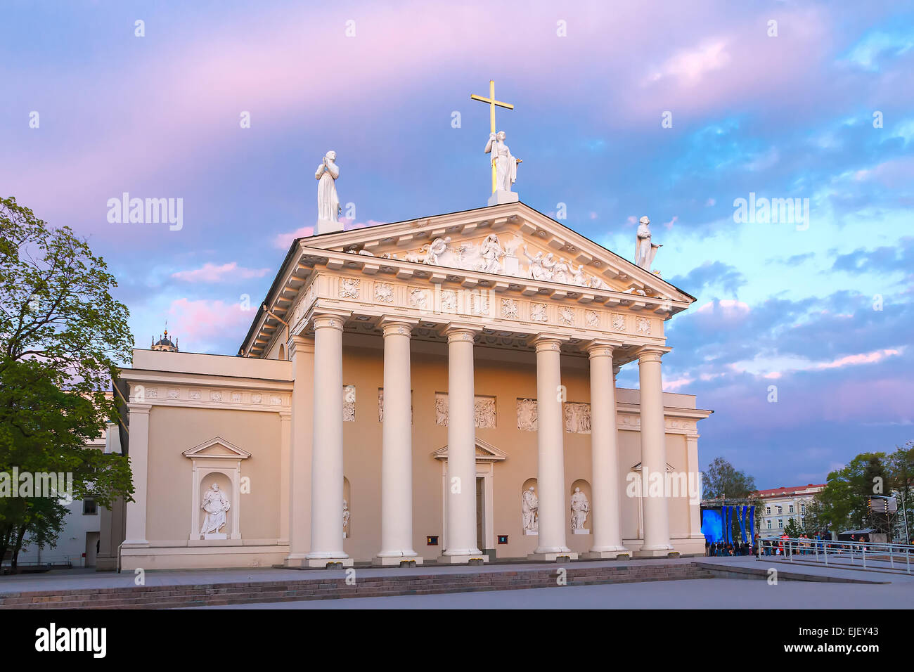 Cathedral basilica vilnius hi-res stock photography and images - Alamy