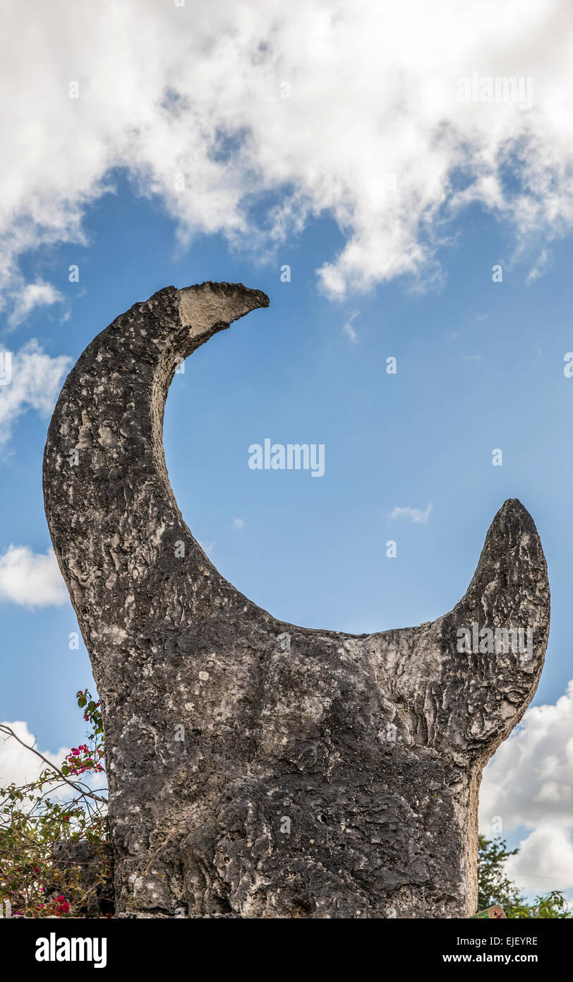 Coral Castle or Rock Gate Park in Homestead, Florida. Single-handedly ...