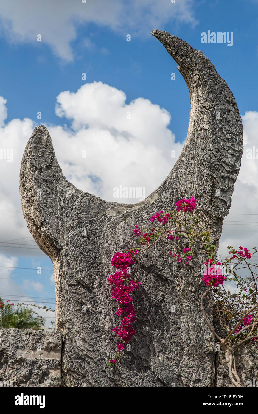 Coral Castle or Rock Gate Park in Homestead, Florida. Single-handedly ...