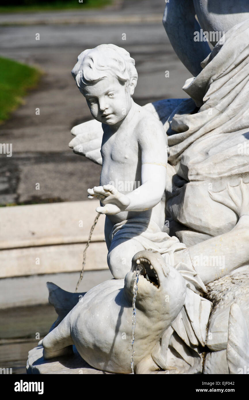 A small boy statue at the water fountain near the Natural History ...