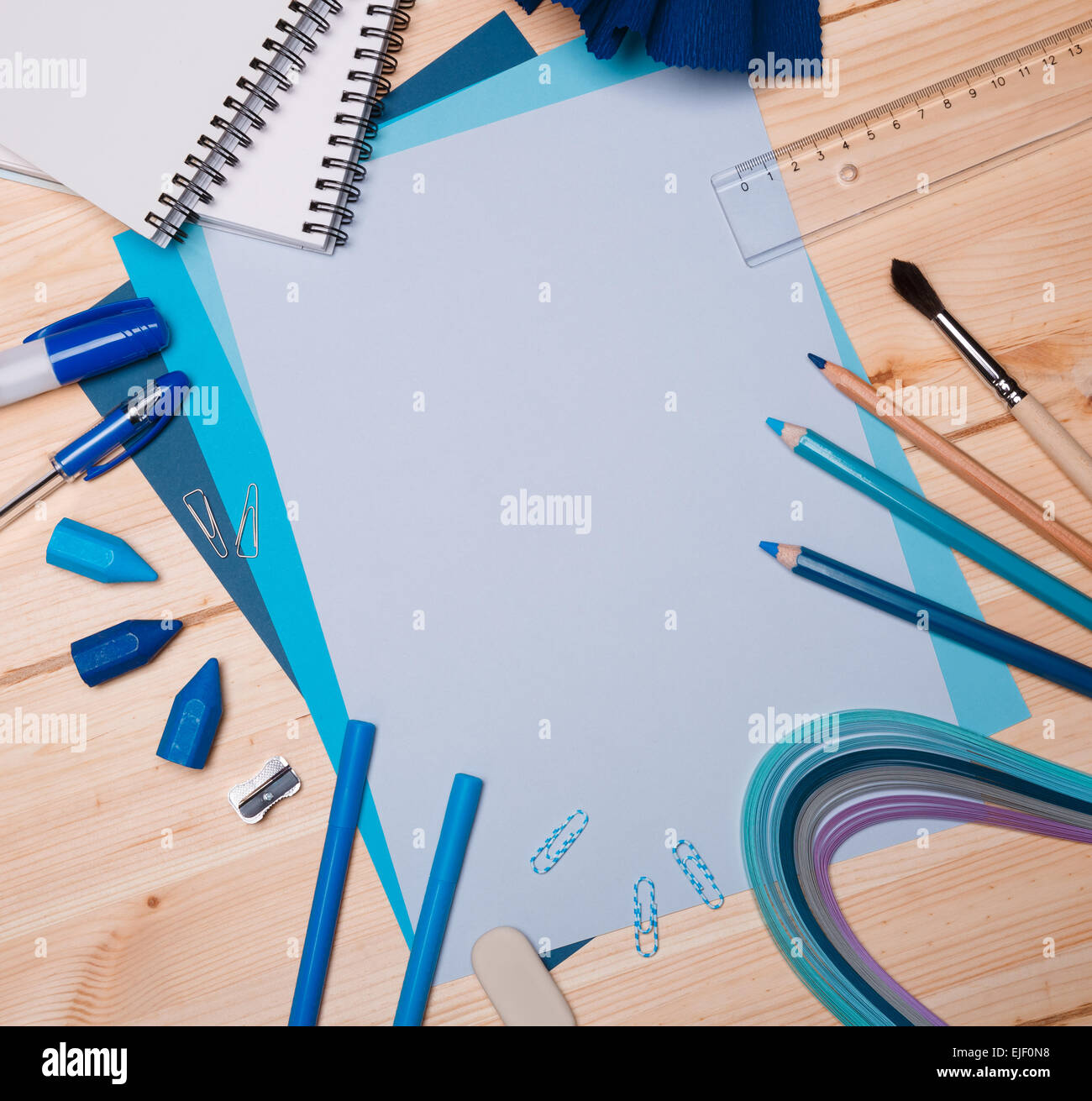 Markers the crumpled paper hi-res stock photography and images - Alamy