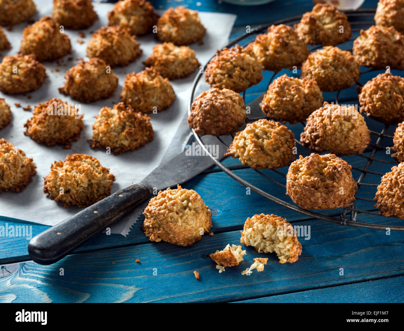 Bite macaroon hi-res stock photography and images - Alamy
