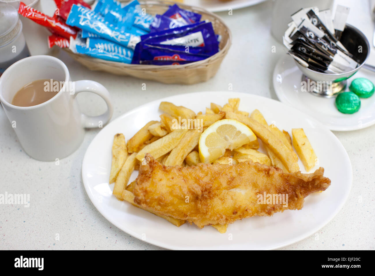 Cod and chips hi-res stock photography and images - Alamy