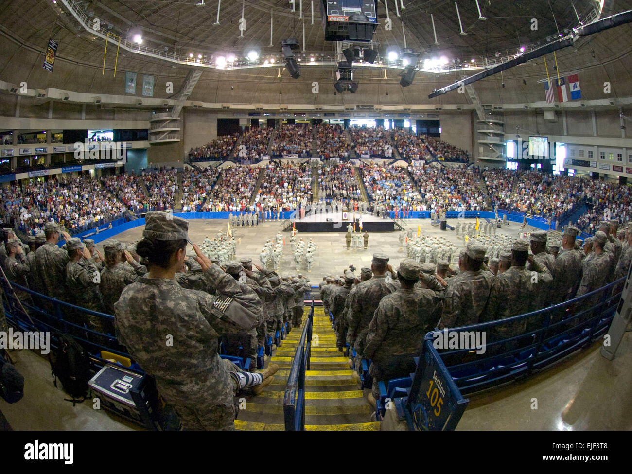 Soldiers and Army families from the 30th Heavy Brigade Combat Team ...
