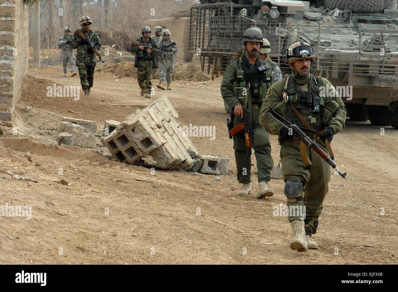 Iraqi security forces lead the way on a clearing mission with coalition ...