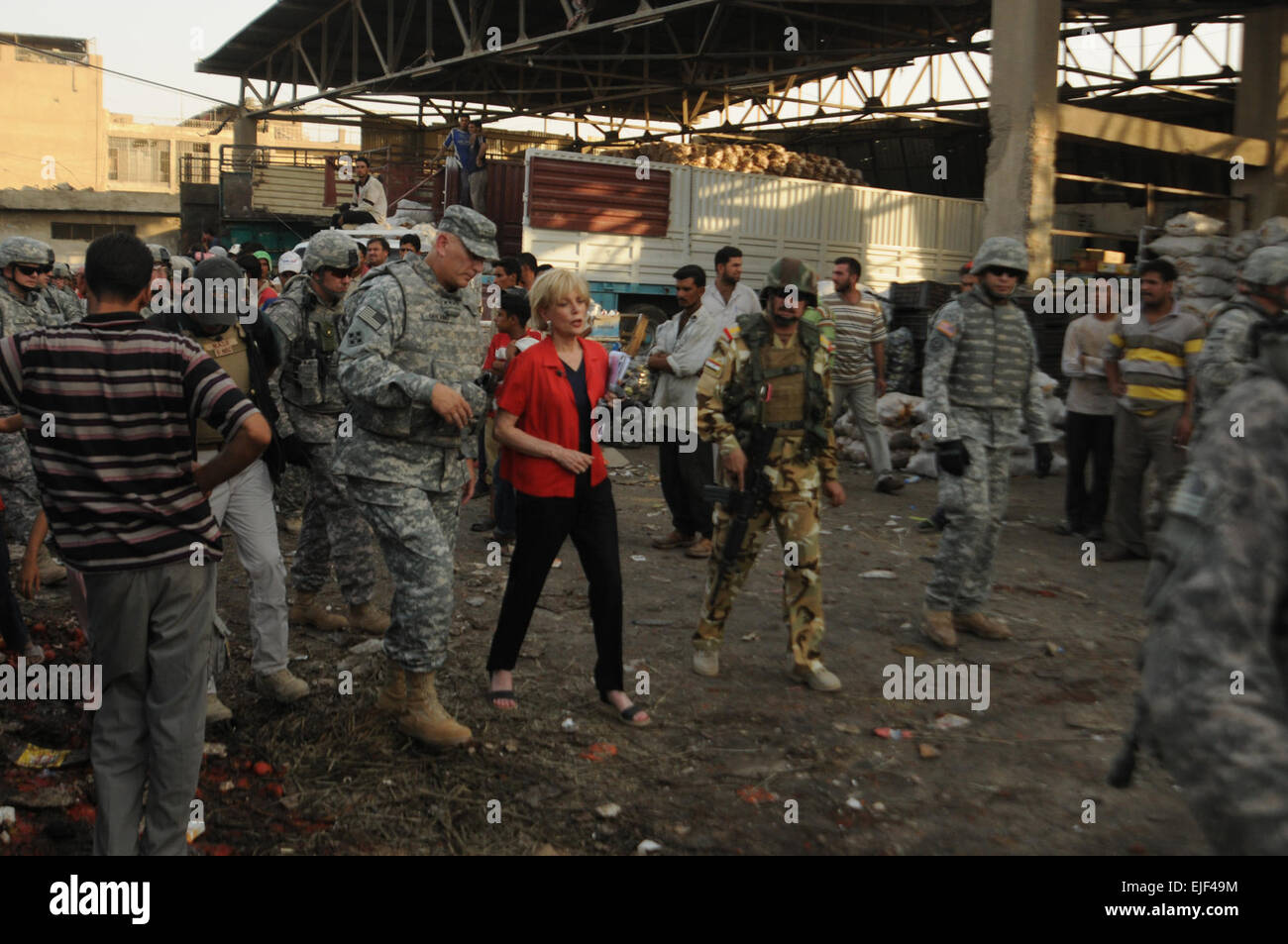 Commander of the multi national force iraq hi-res stock photography and ...