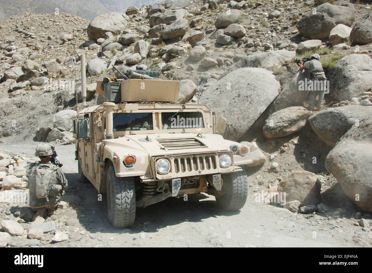 U.S. Army Soldiers of 2nd Battalion, 82nd Aviation Brigade Long Range ...