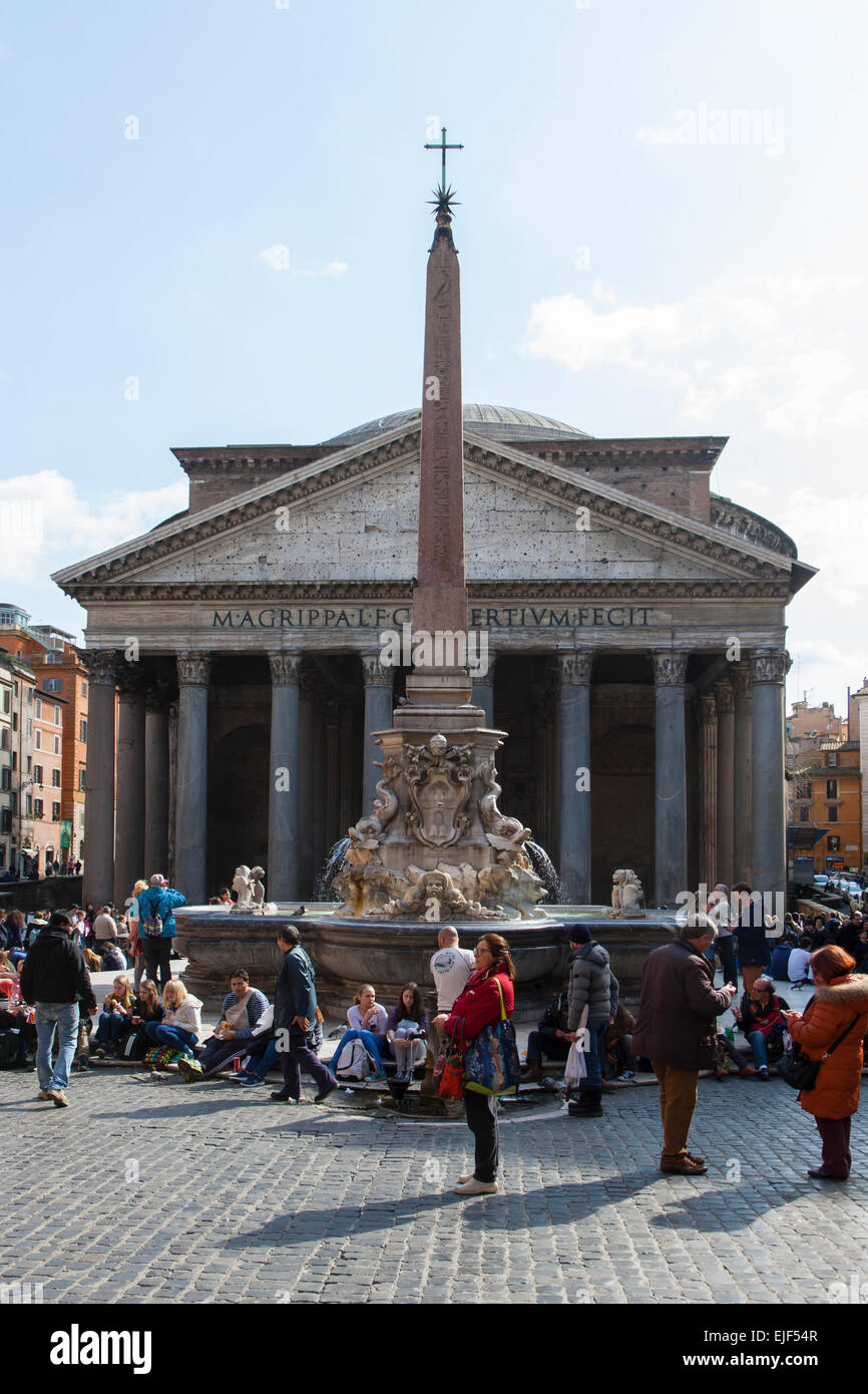 The Pantheon in the Piazza della Rotonda in Rome Italy Stock Photo - Alamy