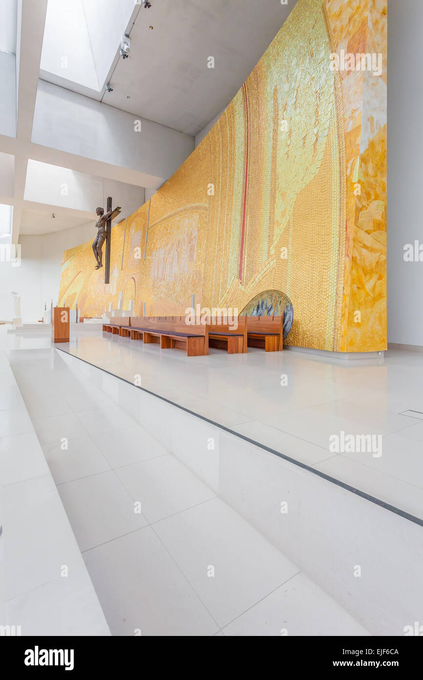 Sanctuary of Fatima, Portugal. Basilica of Holy Trinity altar Stock ...