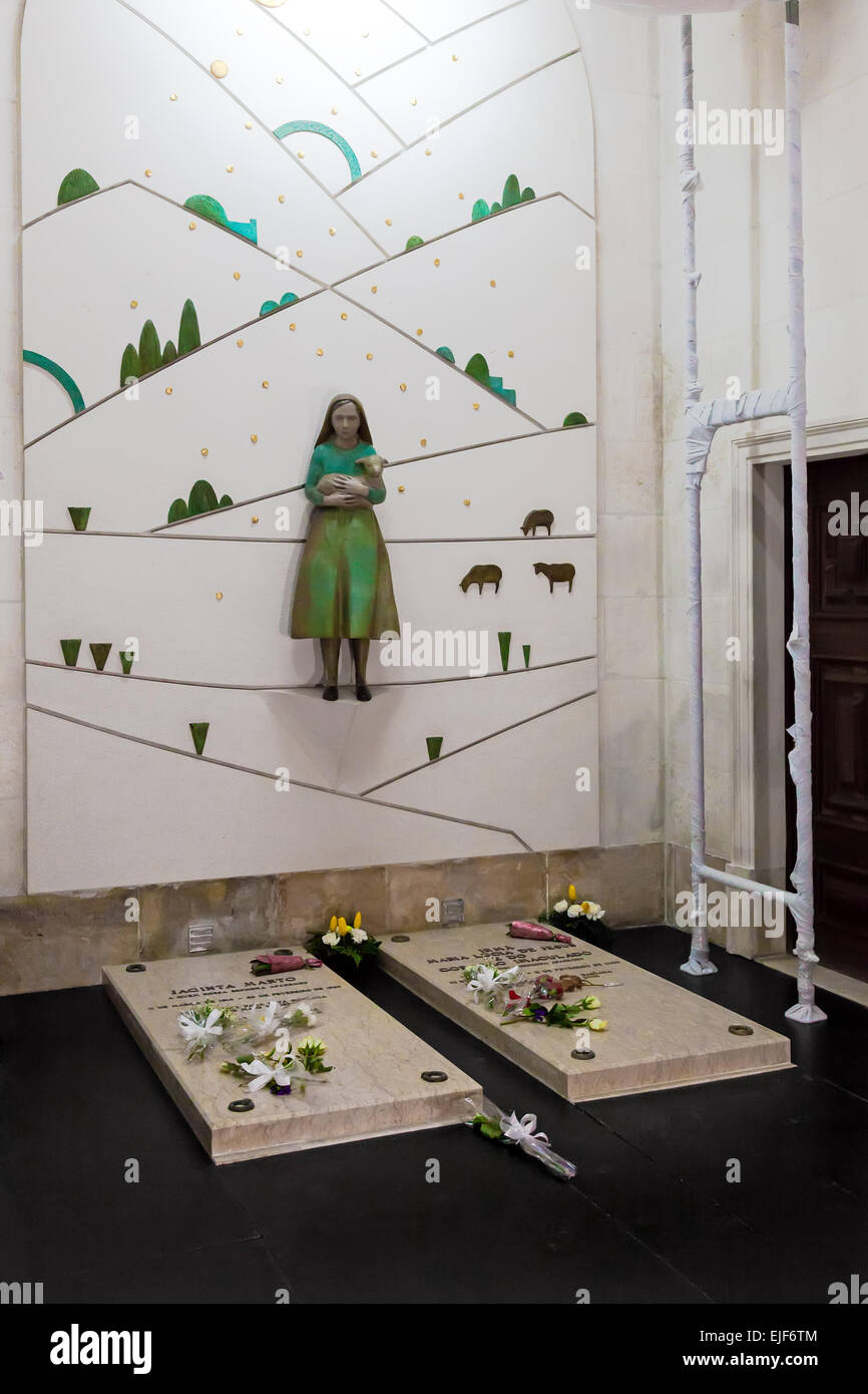 Grave of the shepherd children jacinta and lucia hi-res stock ...