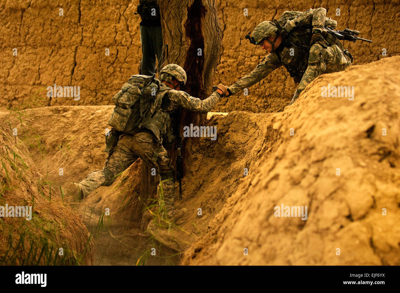 COMBAT OUTPOST MIZAN, Afghanistan -- U.S. Army 1st Lt. Troy Peterson ...