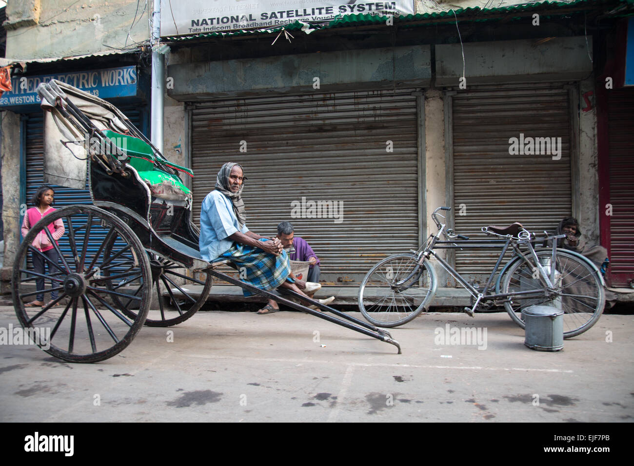 Rickshaw in Kolkata Stock Photo - Alamy