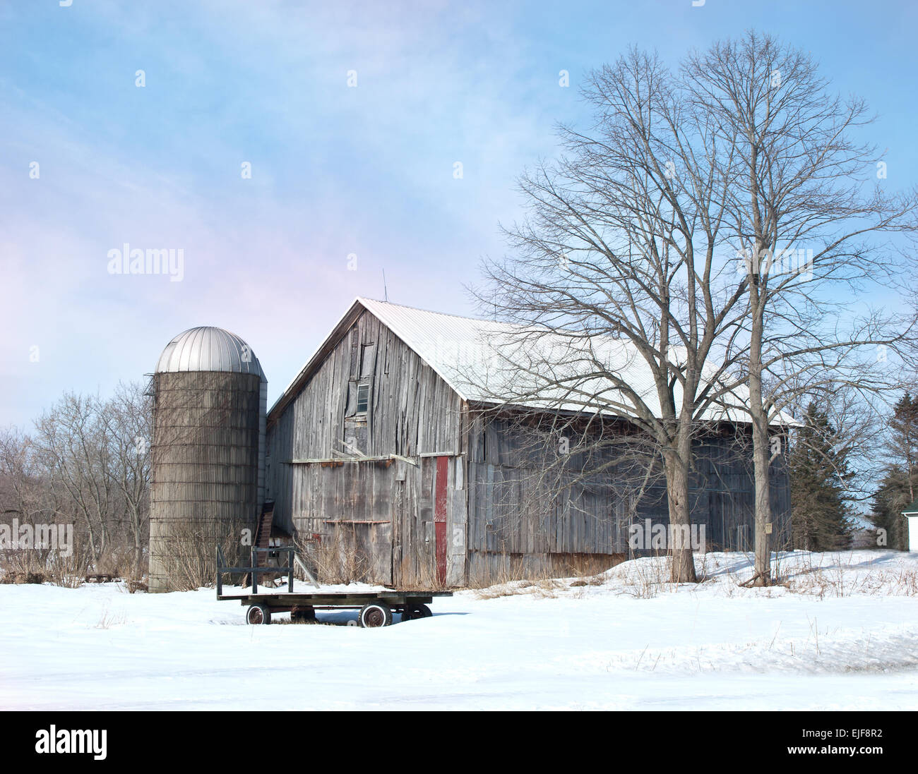 rustic barn in winter Stock Photo - Alamy