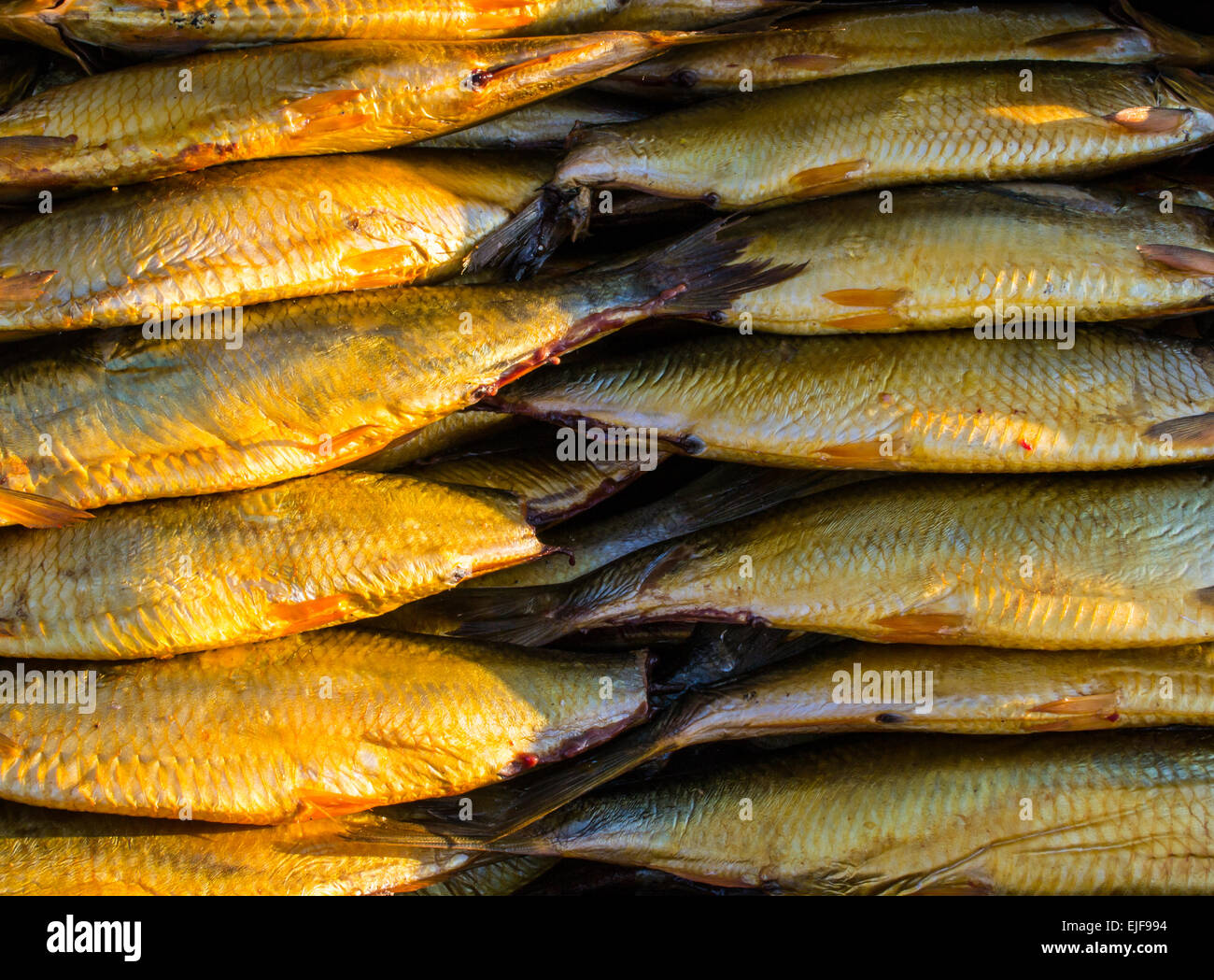 Headless fish hi-res stock photography and images - Alamy