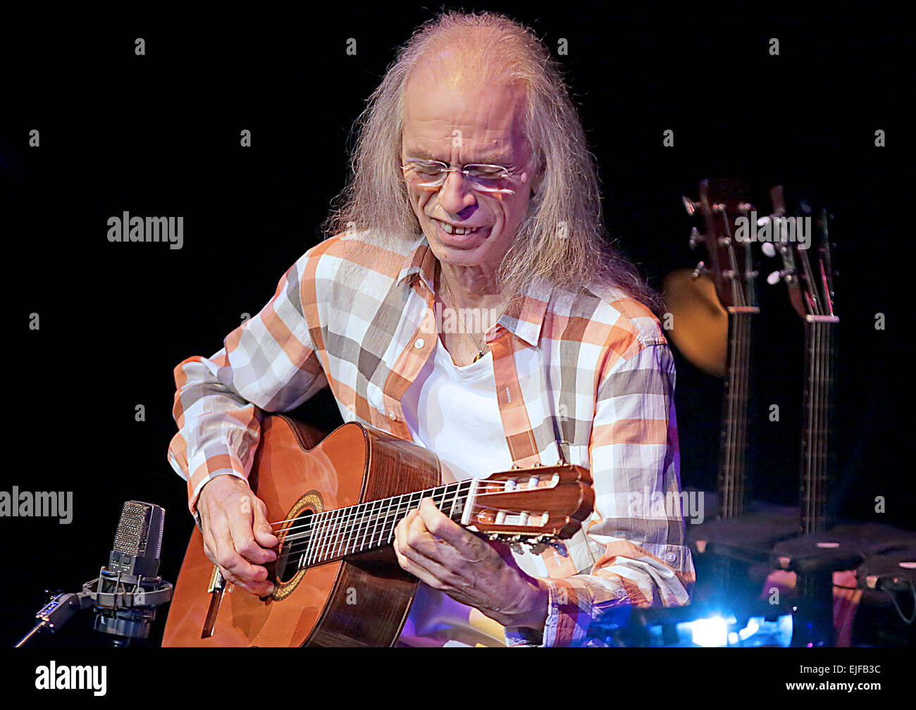 Yes band hi-res stock photography and images - Alamy