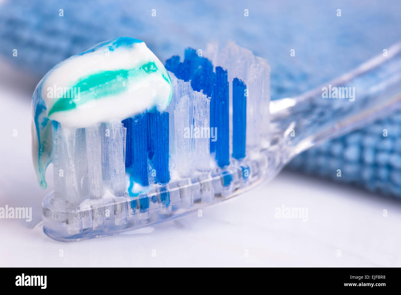 Toothbrush and toothpaste water hi-res stock photography and images - Alamy