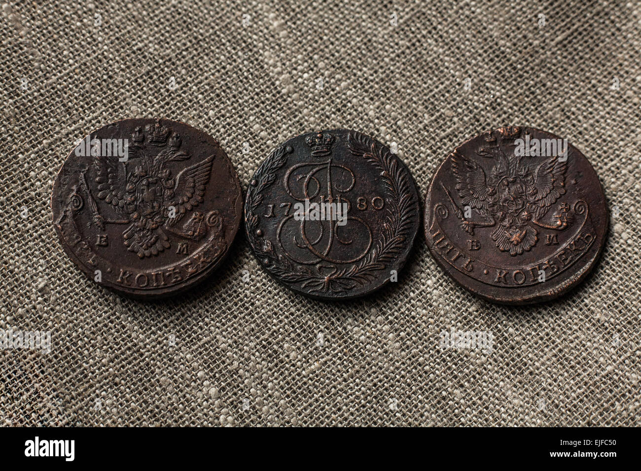Copper coins hi-res stock photography and images - Alamy