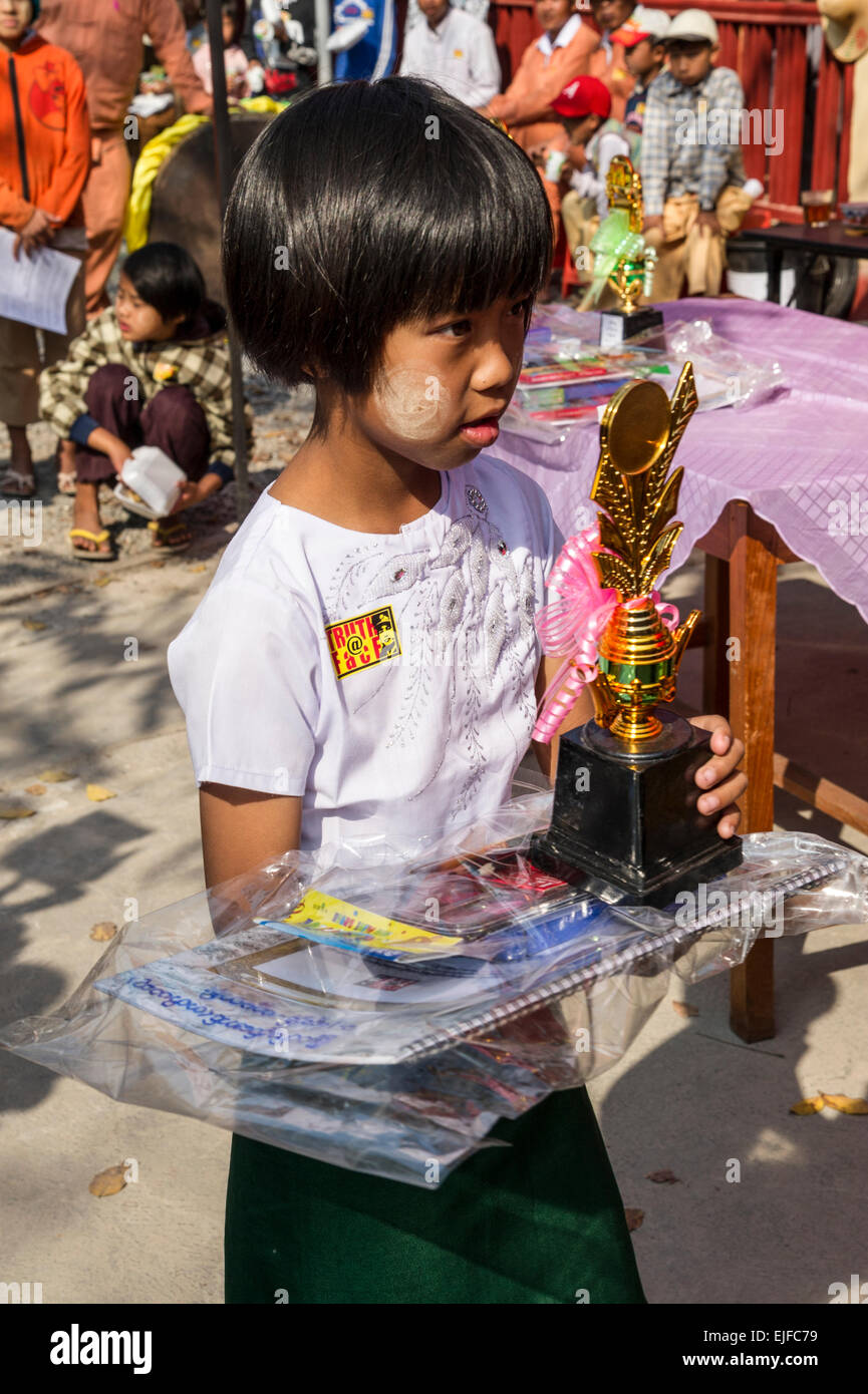 School presentation hi-res stock photography and images - Alamy