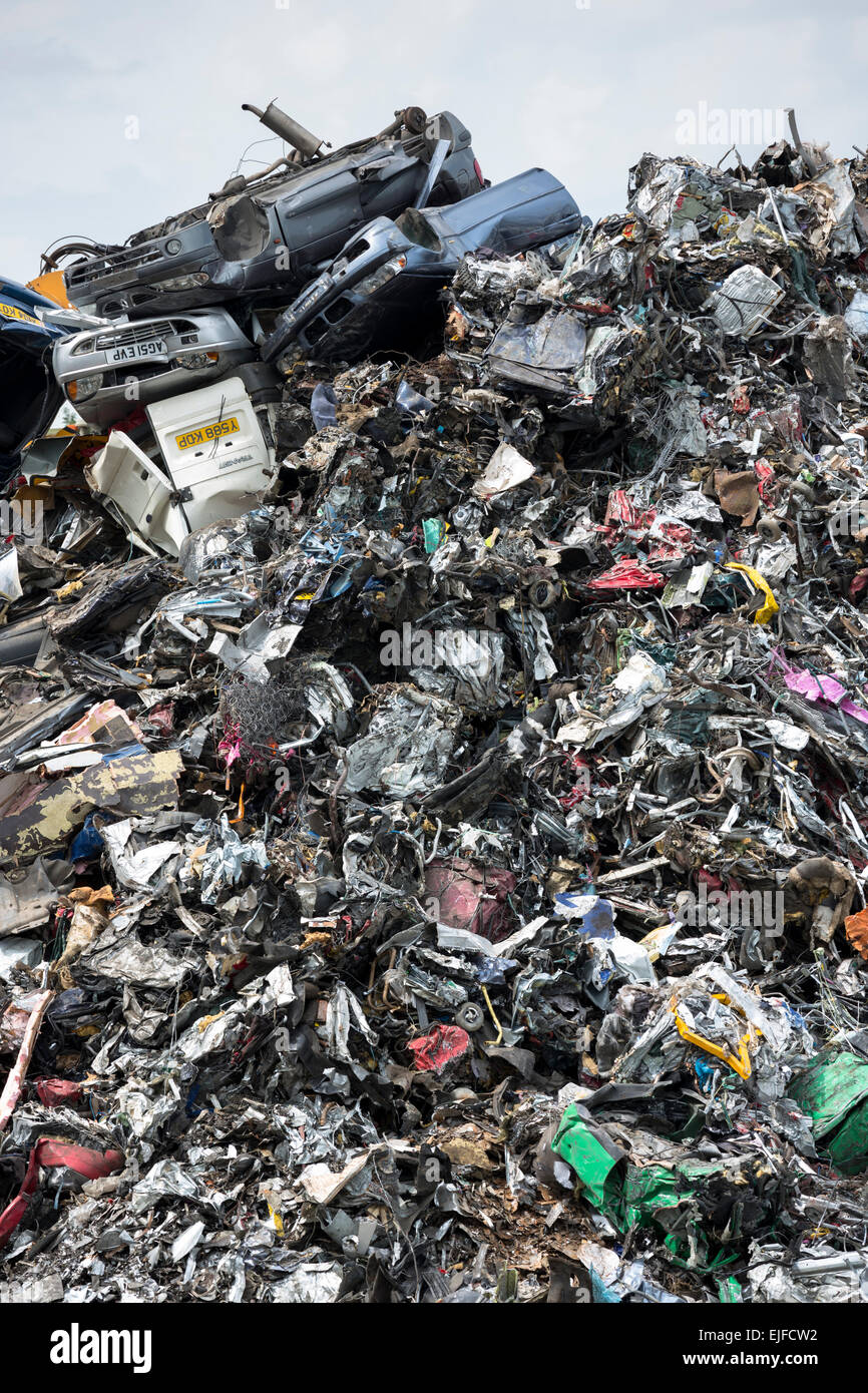 Metal recycling of cars, autos and scrap metal to avoid environmental ...