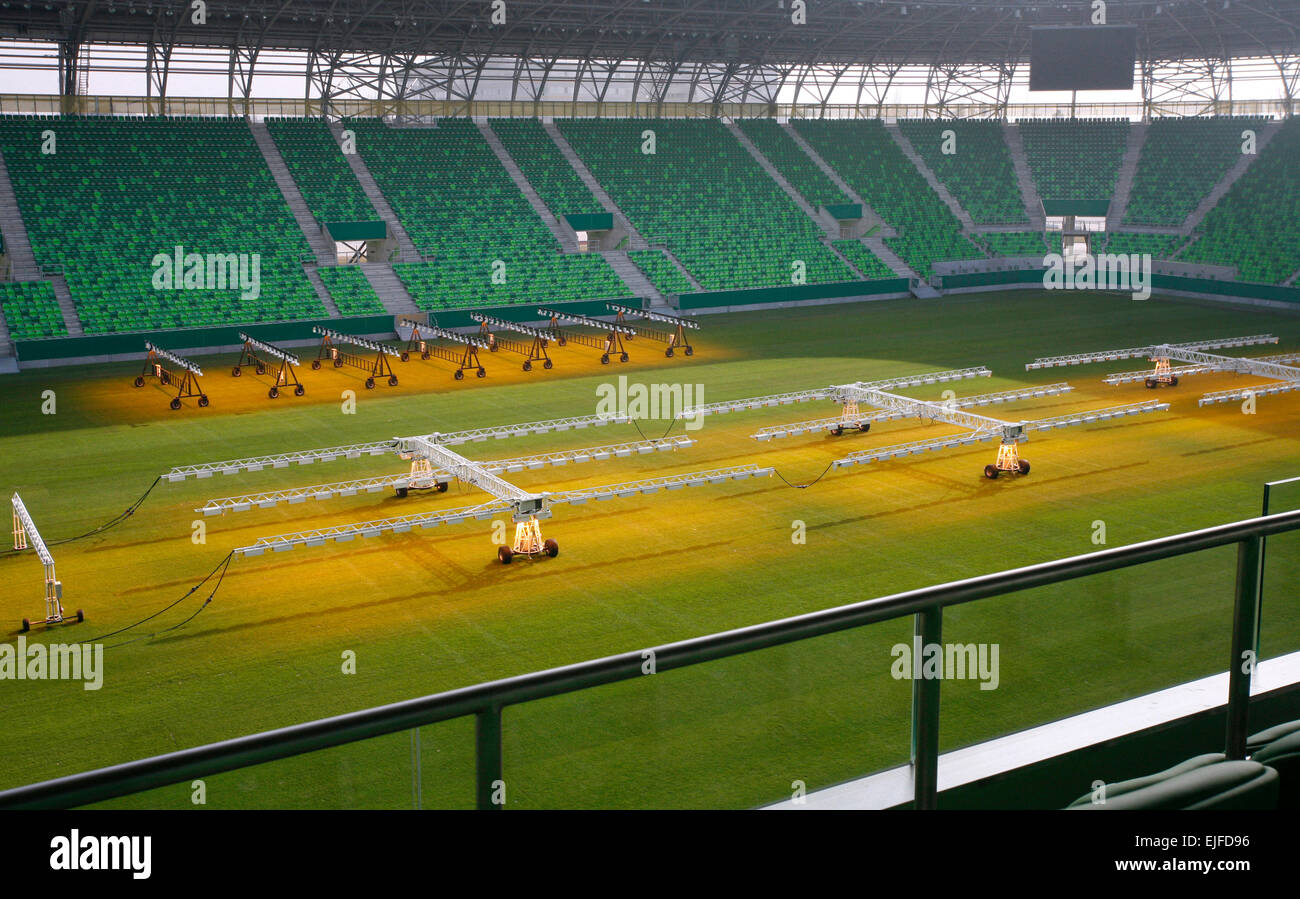 Mobile lighting rig system for growing grass and lawn in empty a ...