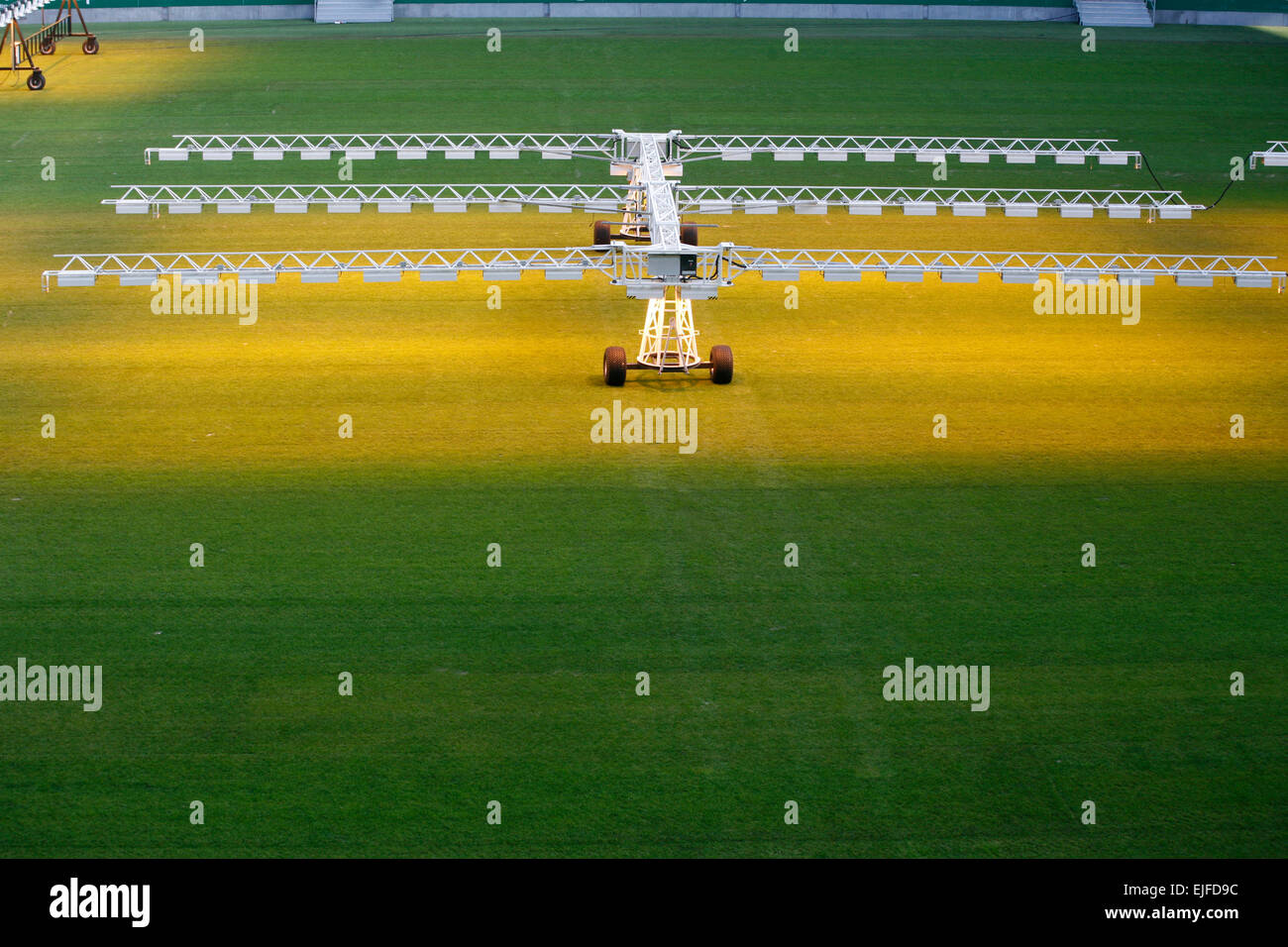 Mobile lighting rig growing grass hi-res stock photography and images ...