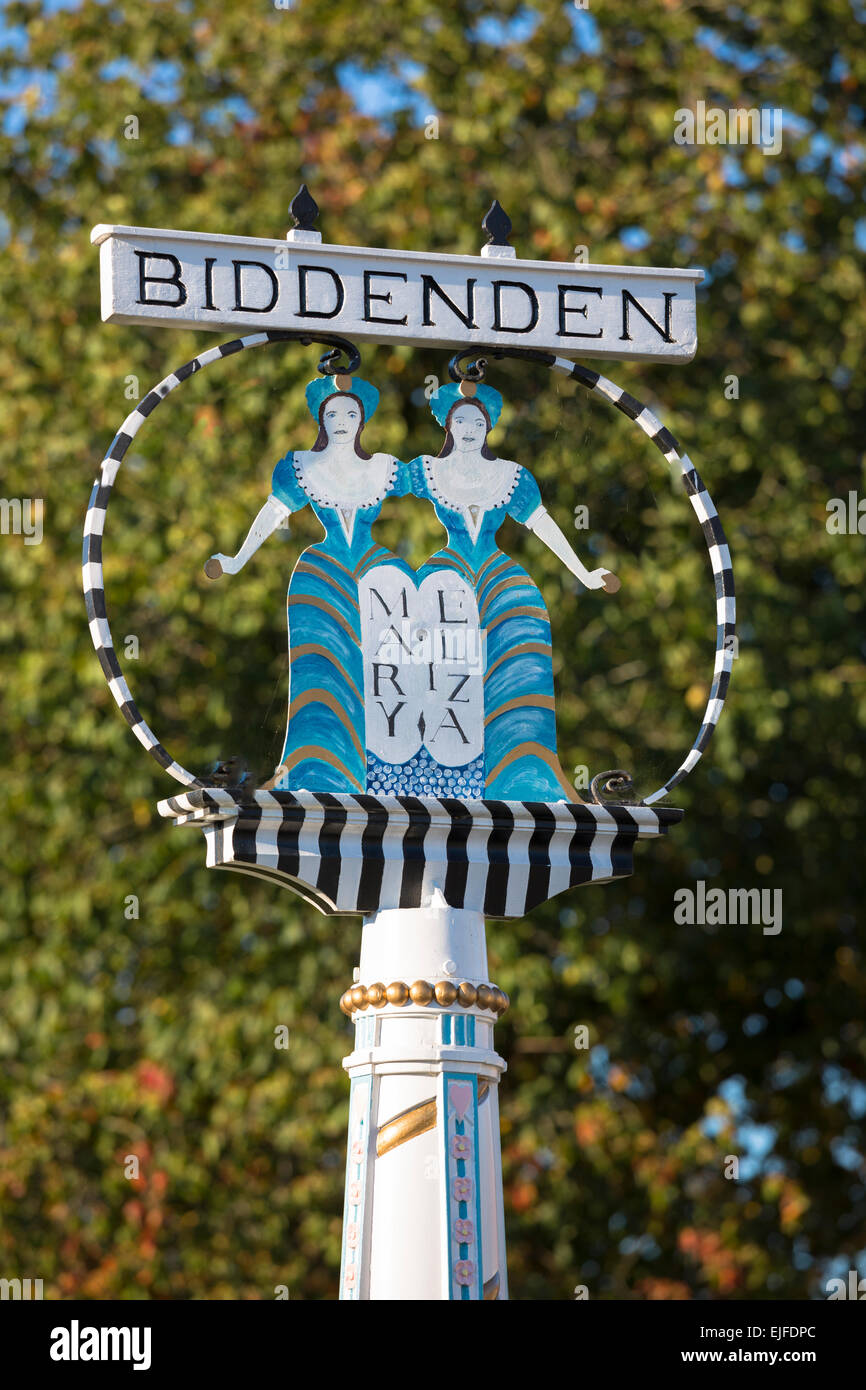 Kent village sign signs hi-res stock photography and images - Alamy