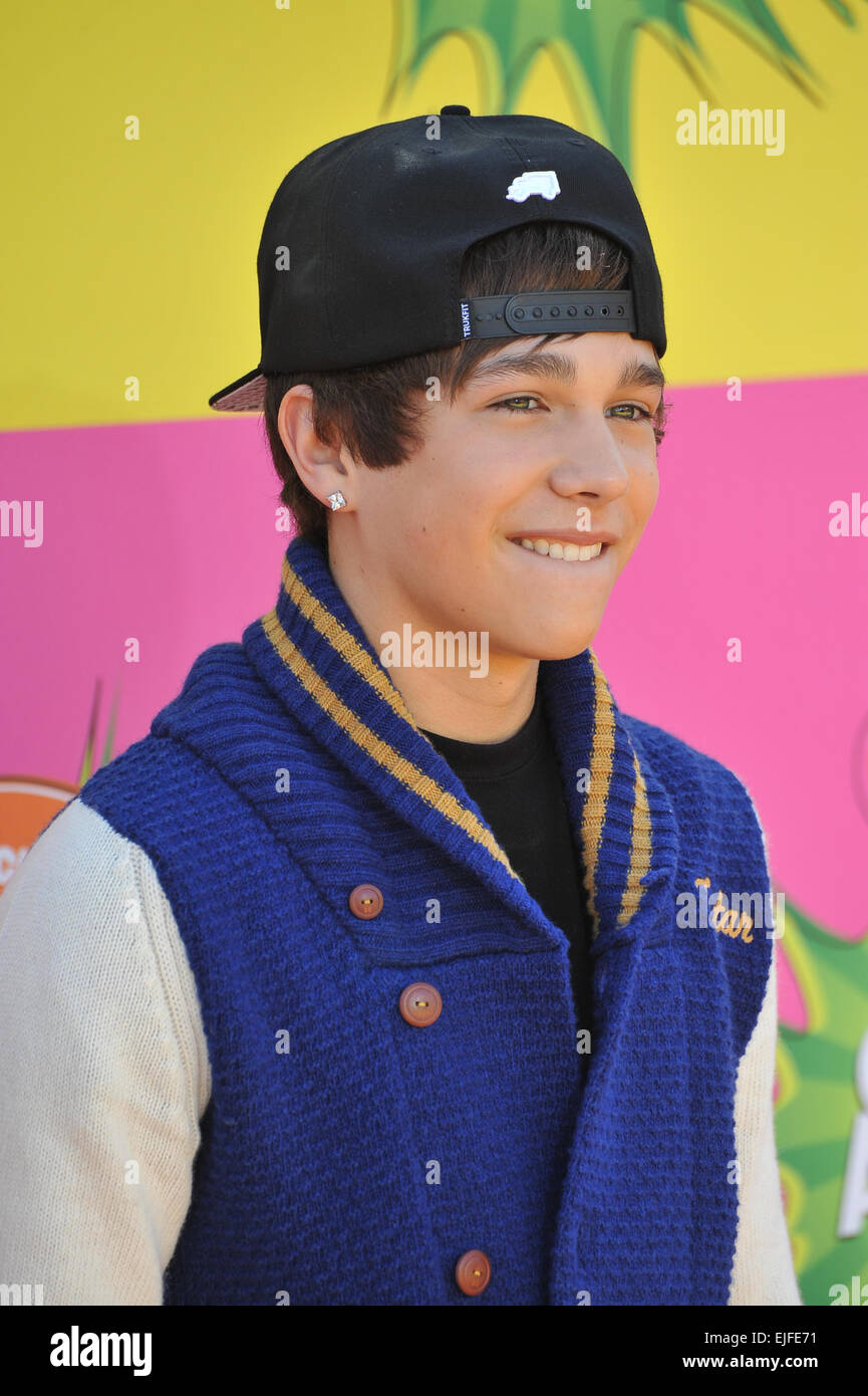 LOS ANGELES, CA - MARCH 23, 2013: Austin Mahone at Nickelodeon's 26th ...