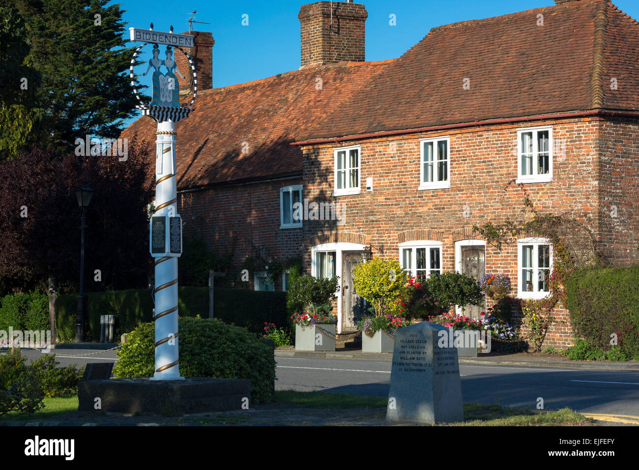 Biddenden village cottage hi-res stock photography and images - Alamy