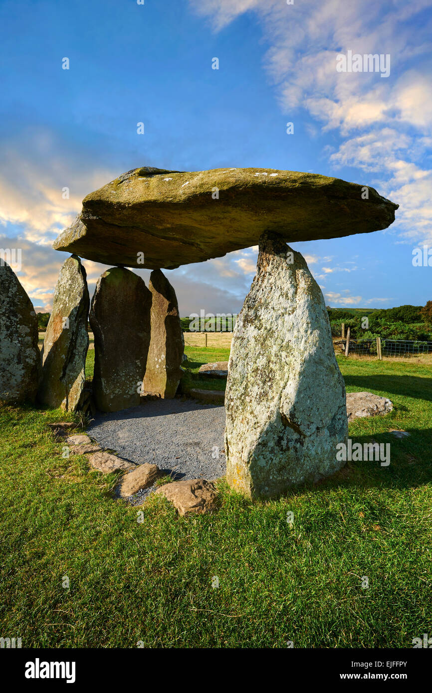 Stone burial chamber hi-res stock photography and images - Alamy
