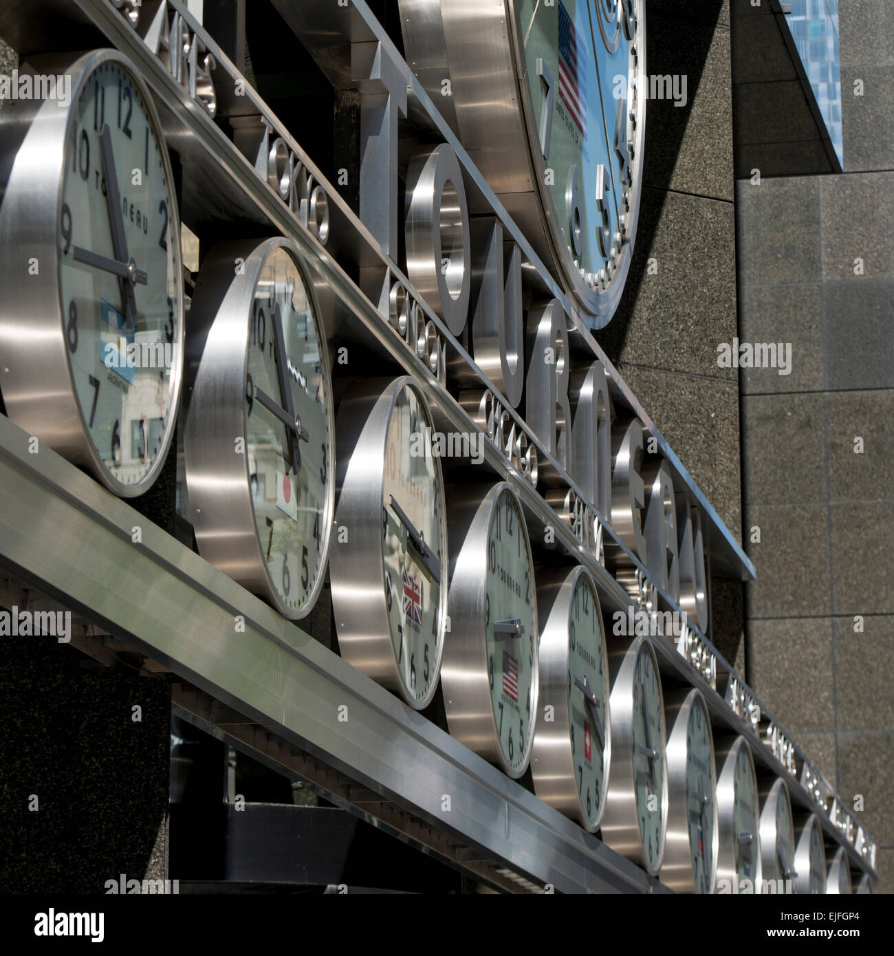 Row of clocks hi-res stock photography and images - Alamy