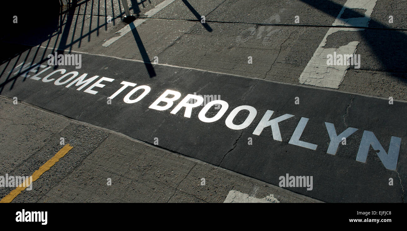 Welcome sign on road at Brooklyn Bridge, Brooklyn, Manhattan, New York ...