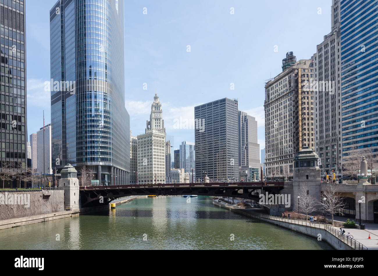View of buildings on downtown Chicago Stock Photo - Alamy