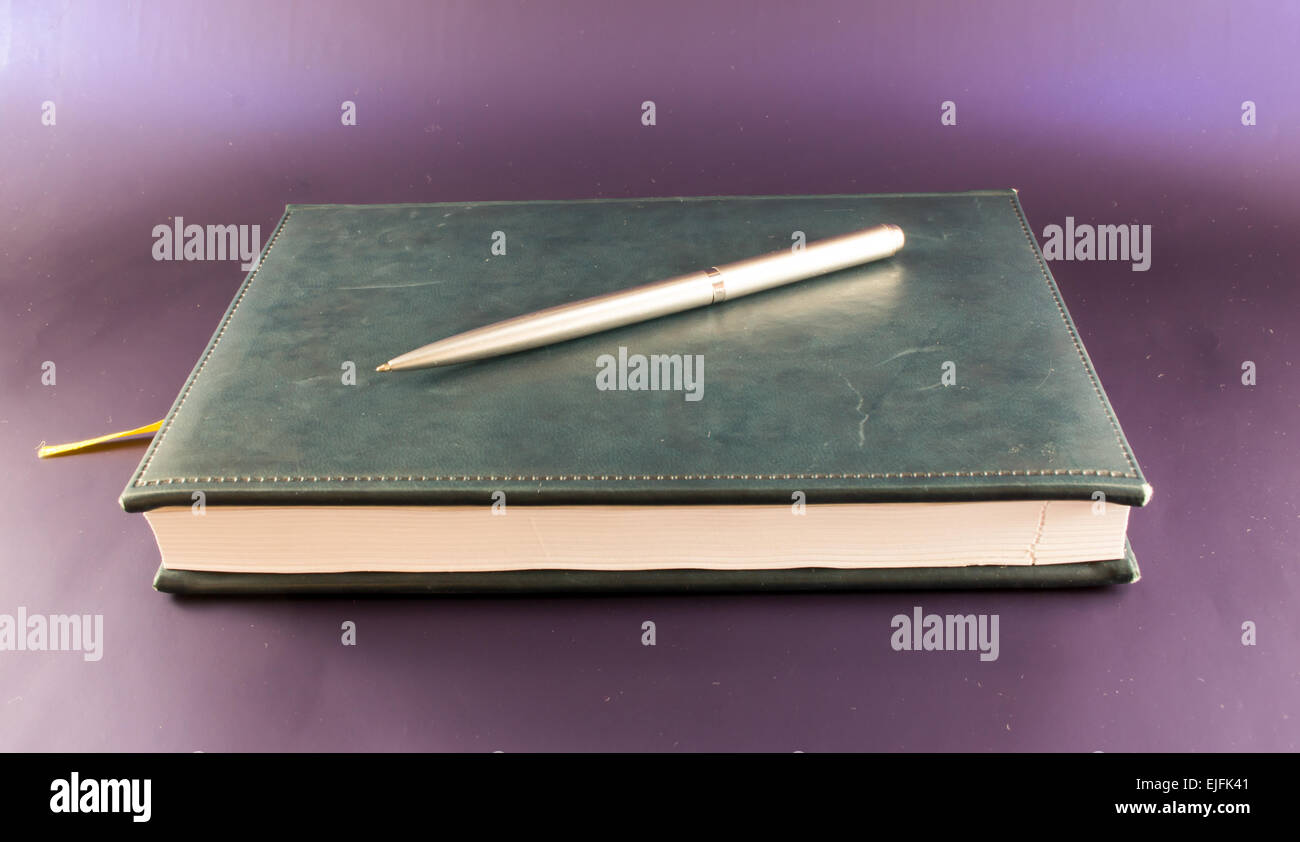 Silver bound hi-res stock photography and images - Alamy