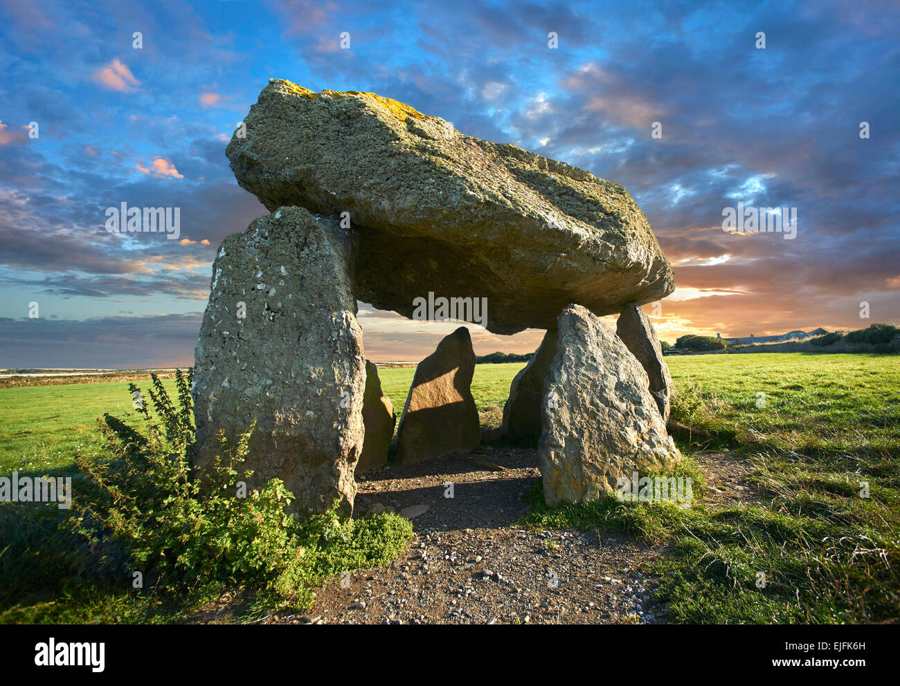 Carreg Samson or Samson’s Stone, a 5000 year old Neolithic dolmen ...