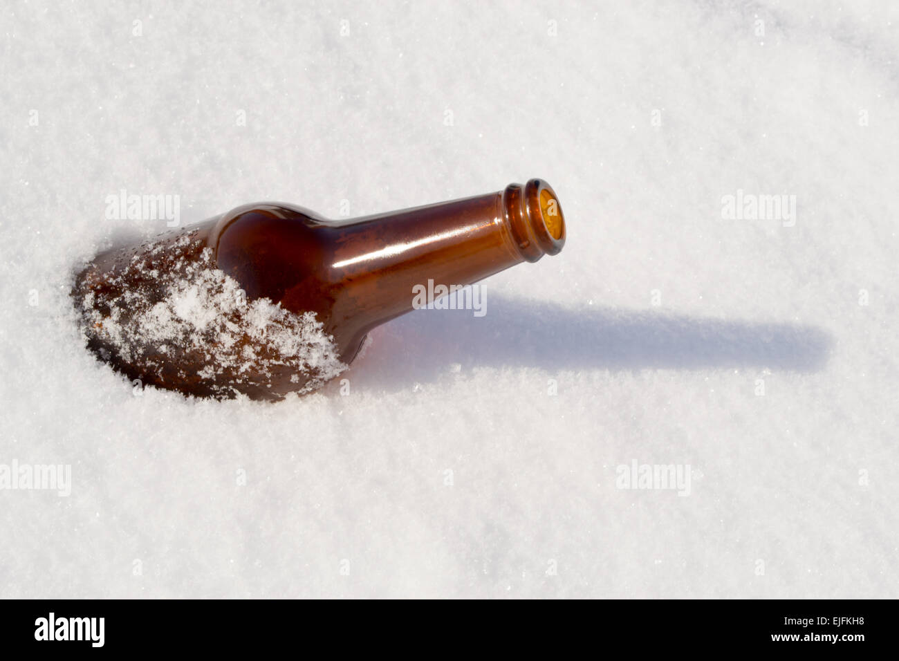 Empty beer bottle hi-res stock photography and images - Alamy