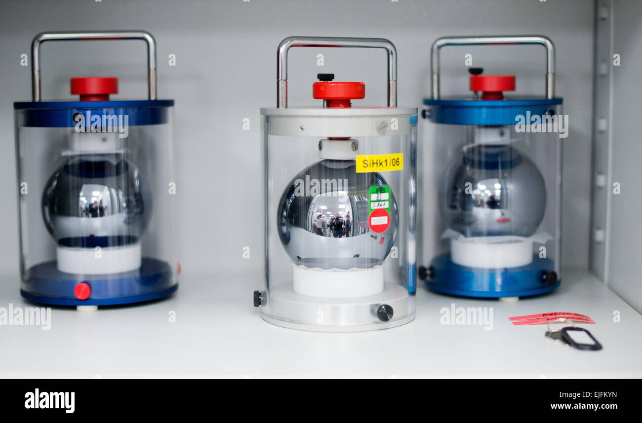 International avogadro project hi-res stock photography and images - Alamy