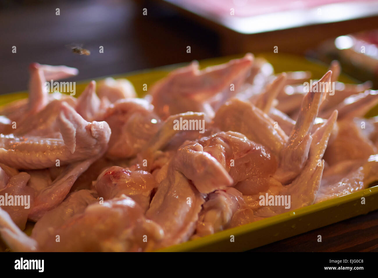 raw chicken wings Stock Photo - Alamy
