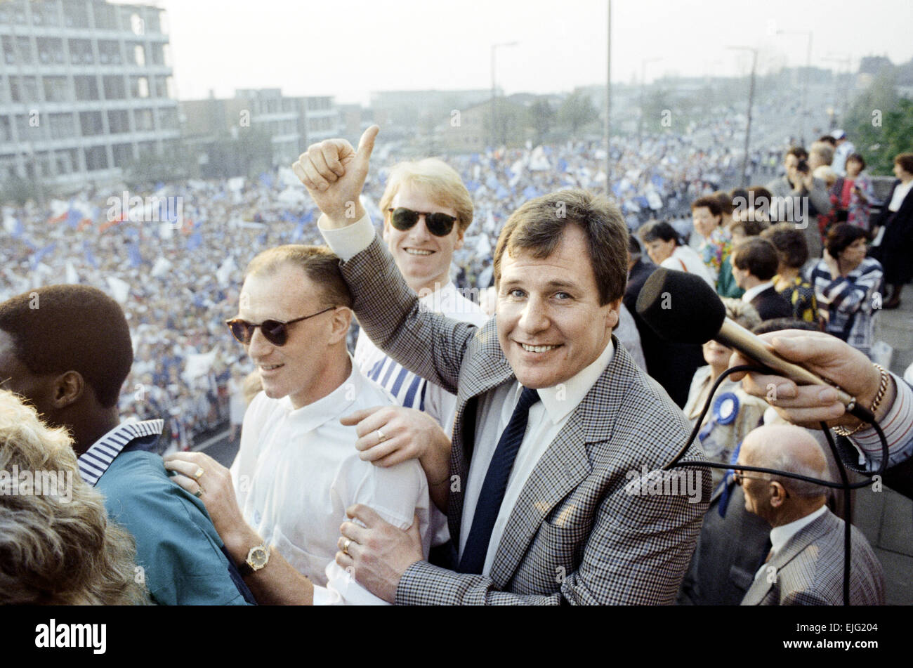 Littlewoods Cup. Oldham Athletic homecoming. 30th April 1990. Manager ...