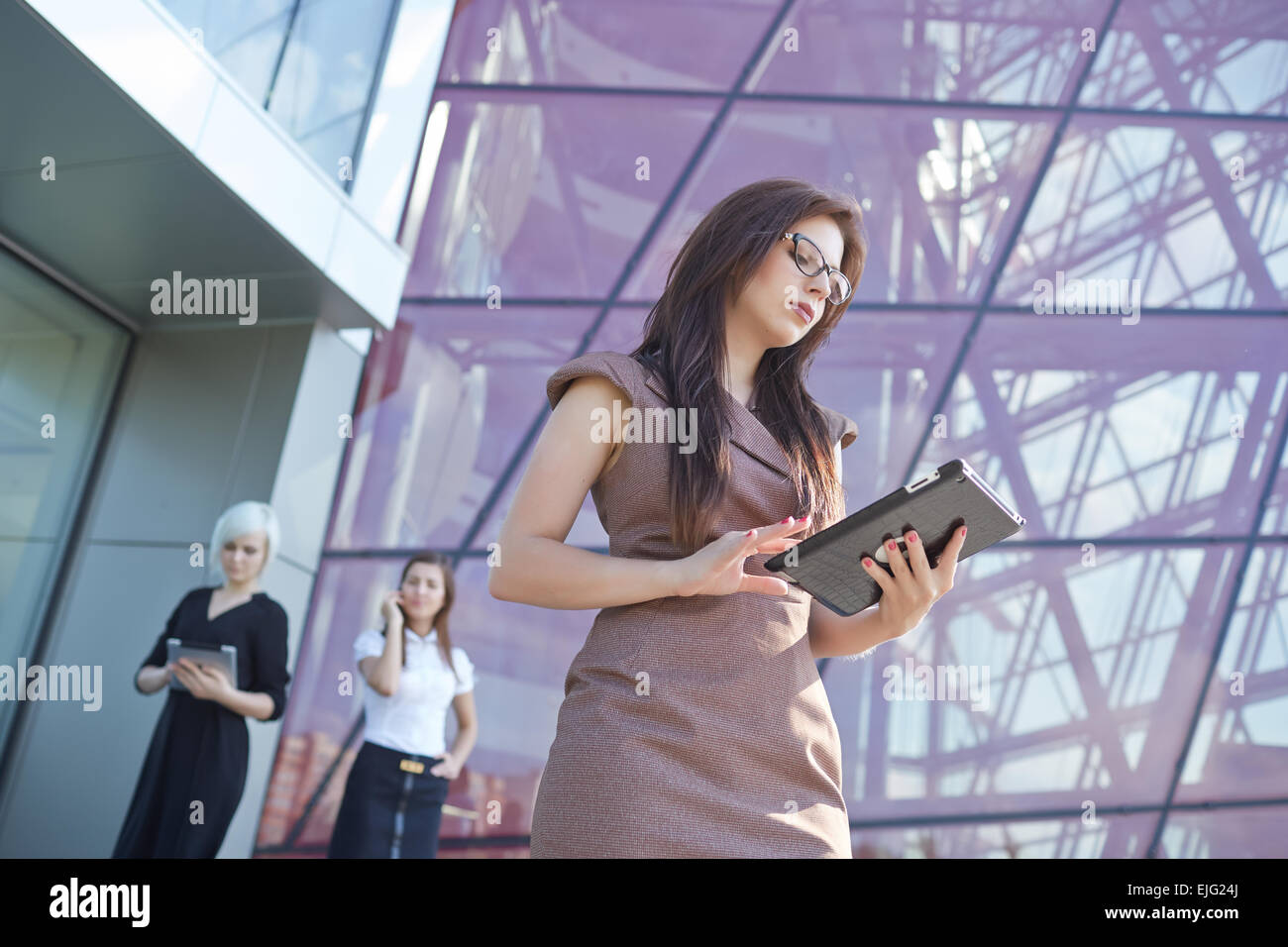 People street phones tablet hi-res stock photography and images - Alamy