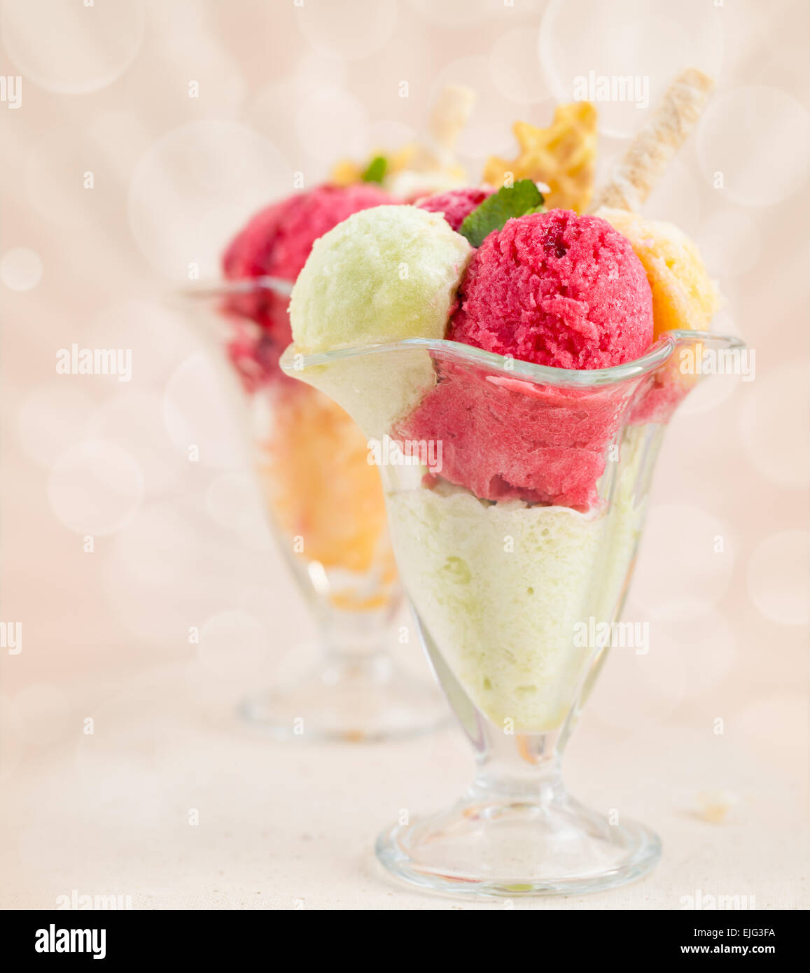 Strawberry and cream flavour ice cream hi-res stock photography and ...