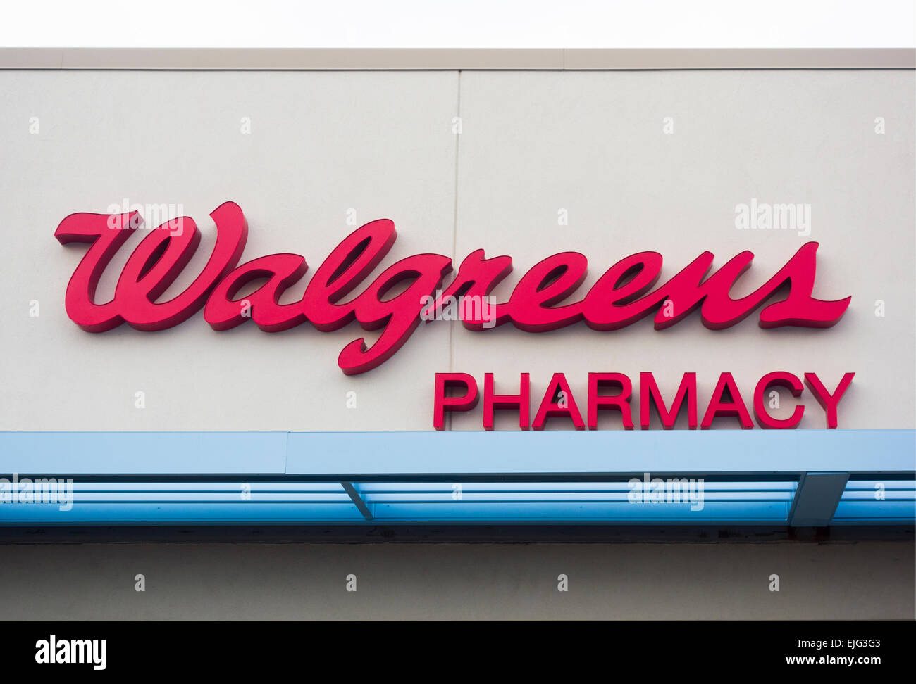 Walgreens pharmacy store sign Brooklyn NYC Stock Photo - Alamy