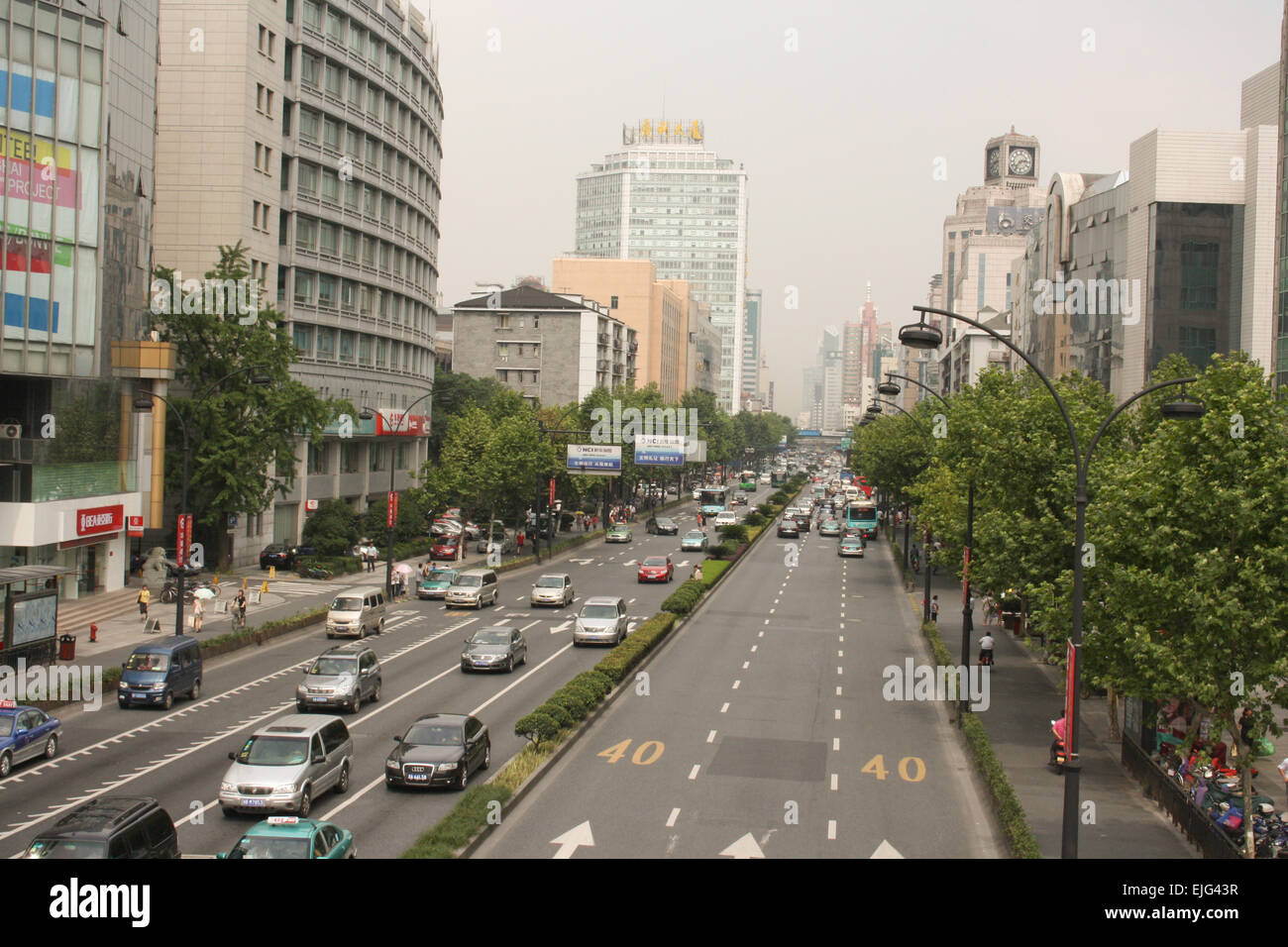 Modern metropolis hi-res stock photography and images - Alamy