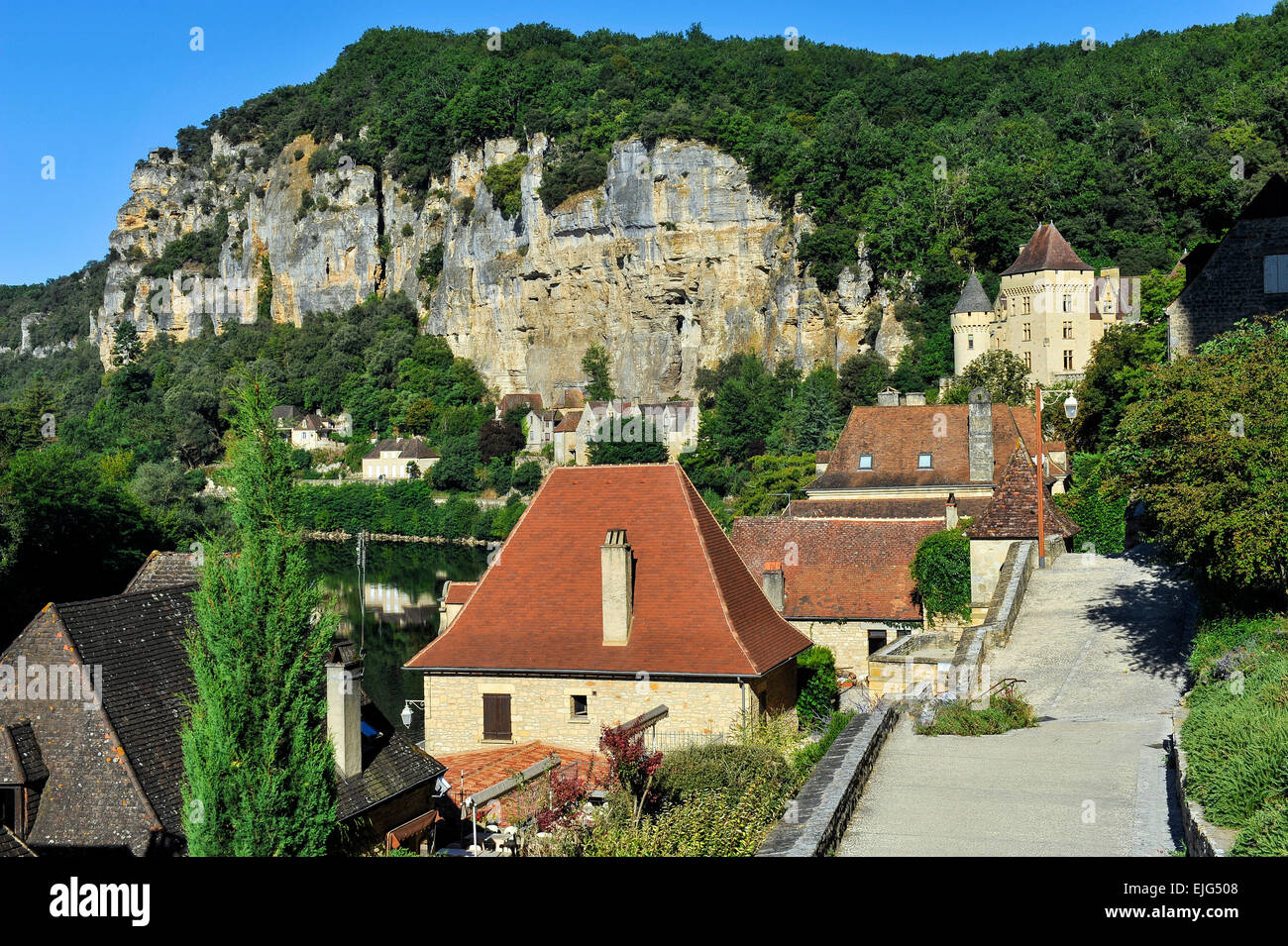 La Rogue Gageac Dordogne Aquitaine France Europe Stock Photo - Alamy