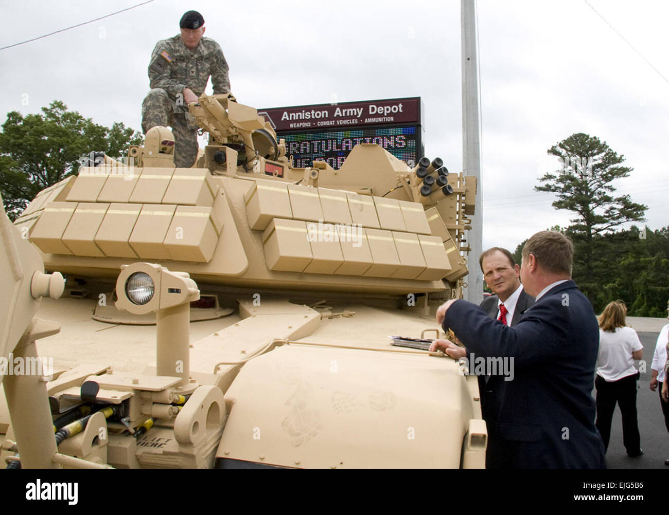 A Soldier with the Army Program Executive Office scopes out the turret ...