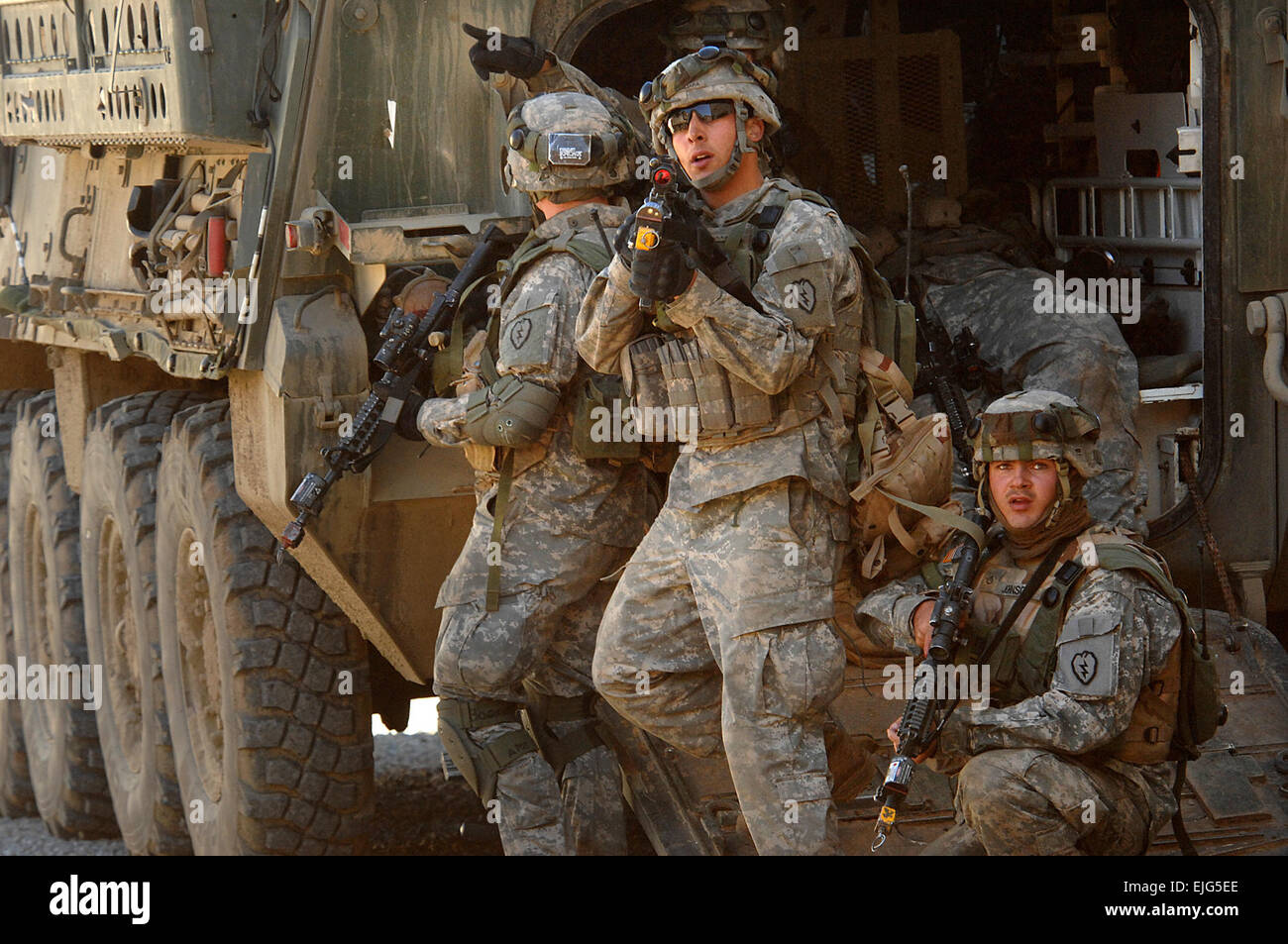 U.S. Army Soldiers from Alpha Company, 1st Battalion, 5th Infantry ...