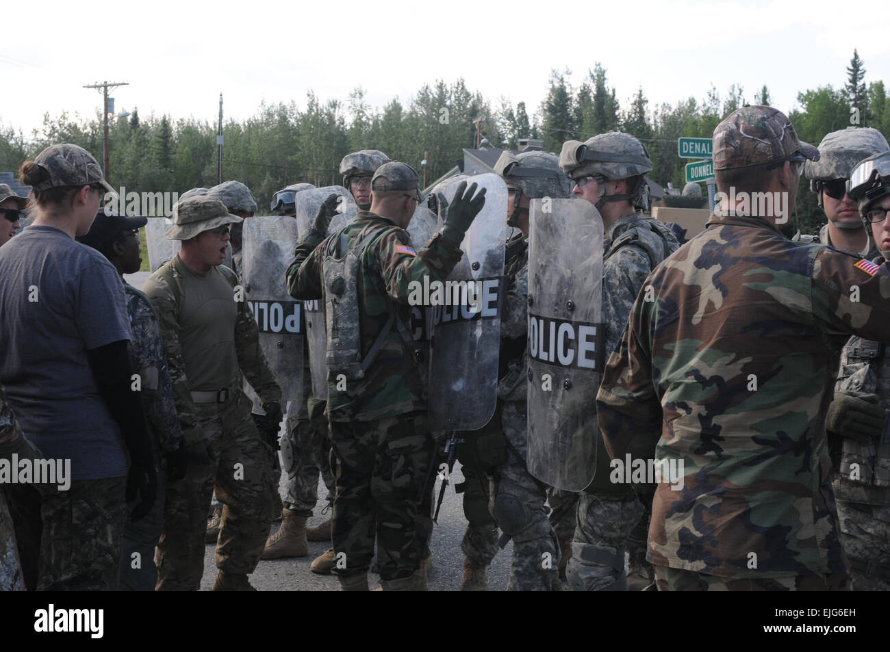 Military Police with the 472nd Military Police Company at Fort ...