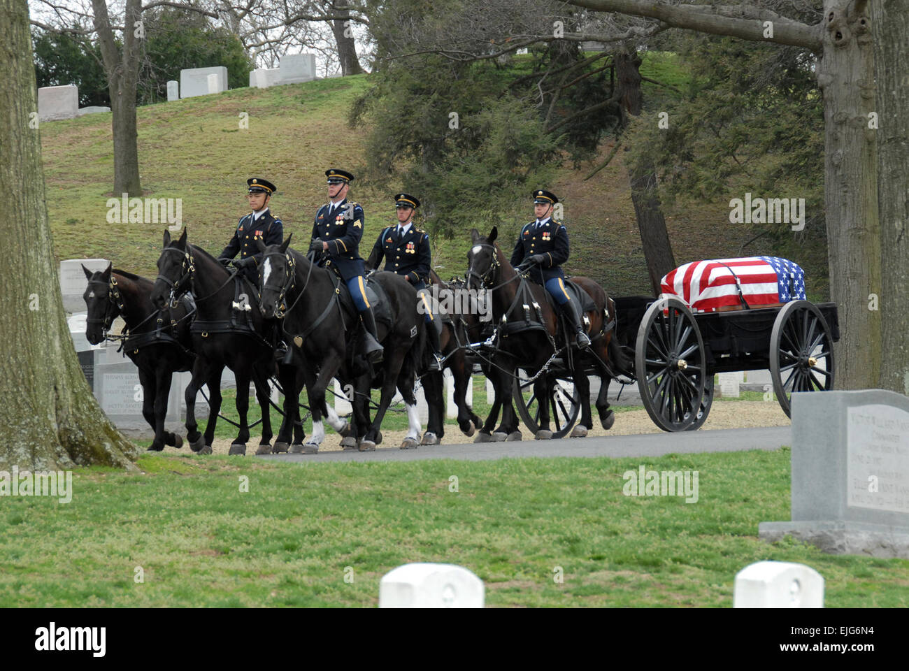 U.S. Army Soldiers with Caisson Platoon, 3rd U.S. Infantry Regiment The ...