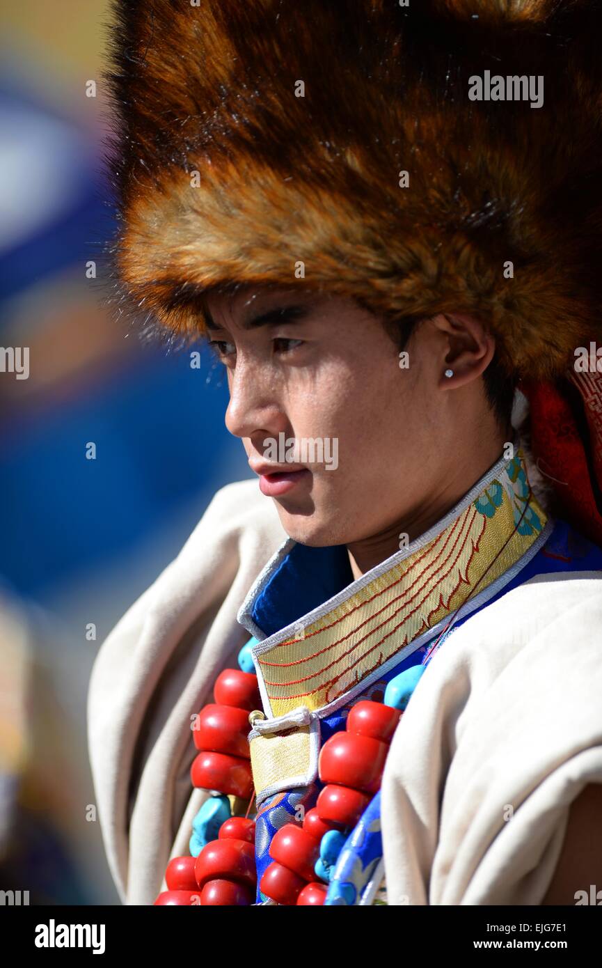 Qamdo. 26th Mar, 2015. Photo taken on March 26, 2015 shows a man ...