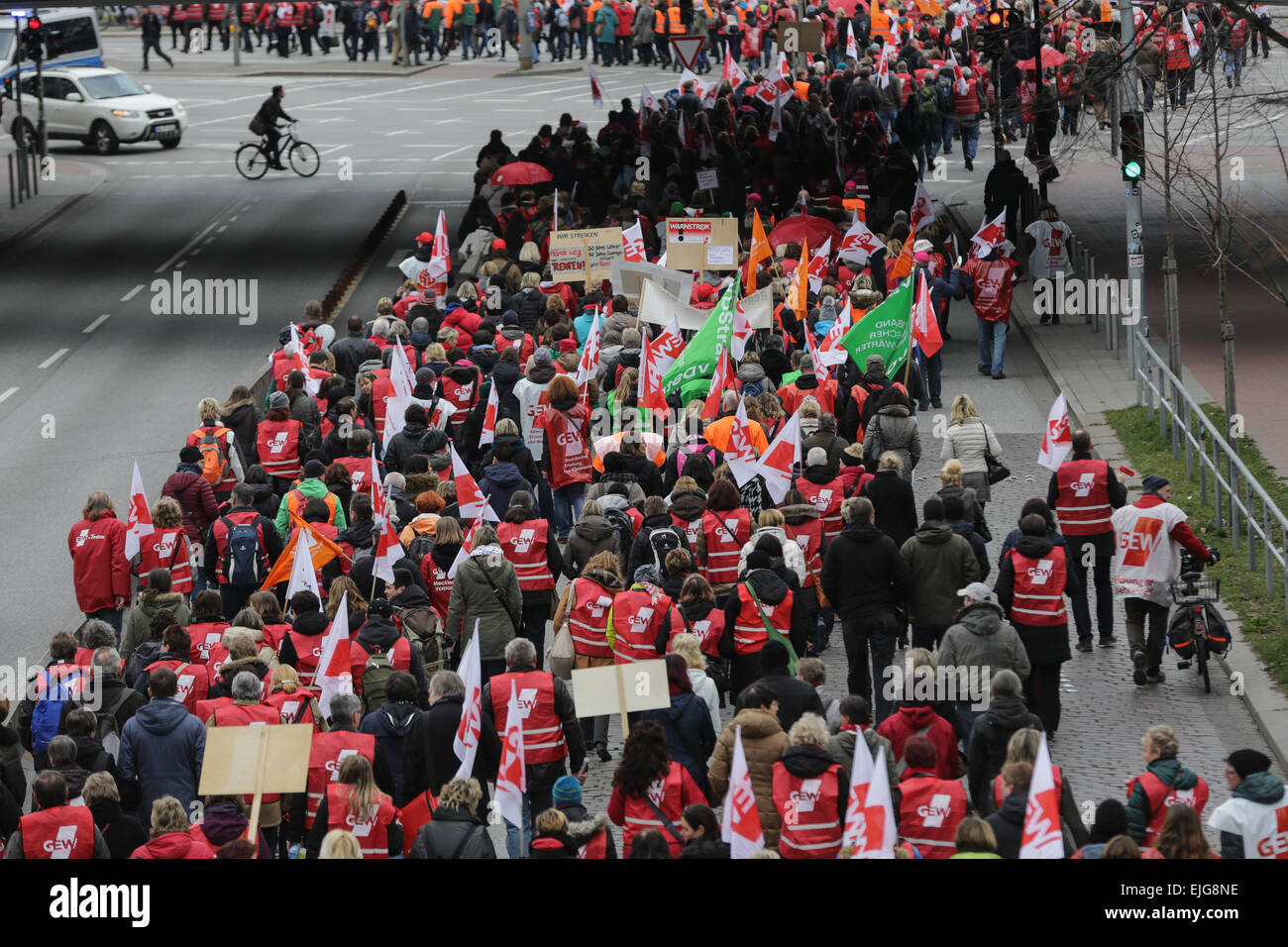 Public service employees demonstrate in downtown Hamburg, Germany, 26 ...