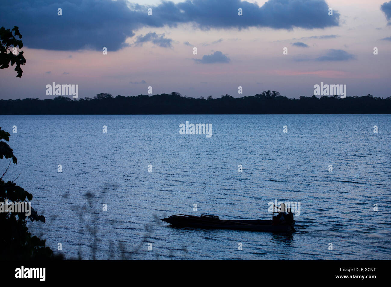 Amerindian canoe hi-res stock photography and images - Alamy